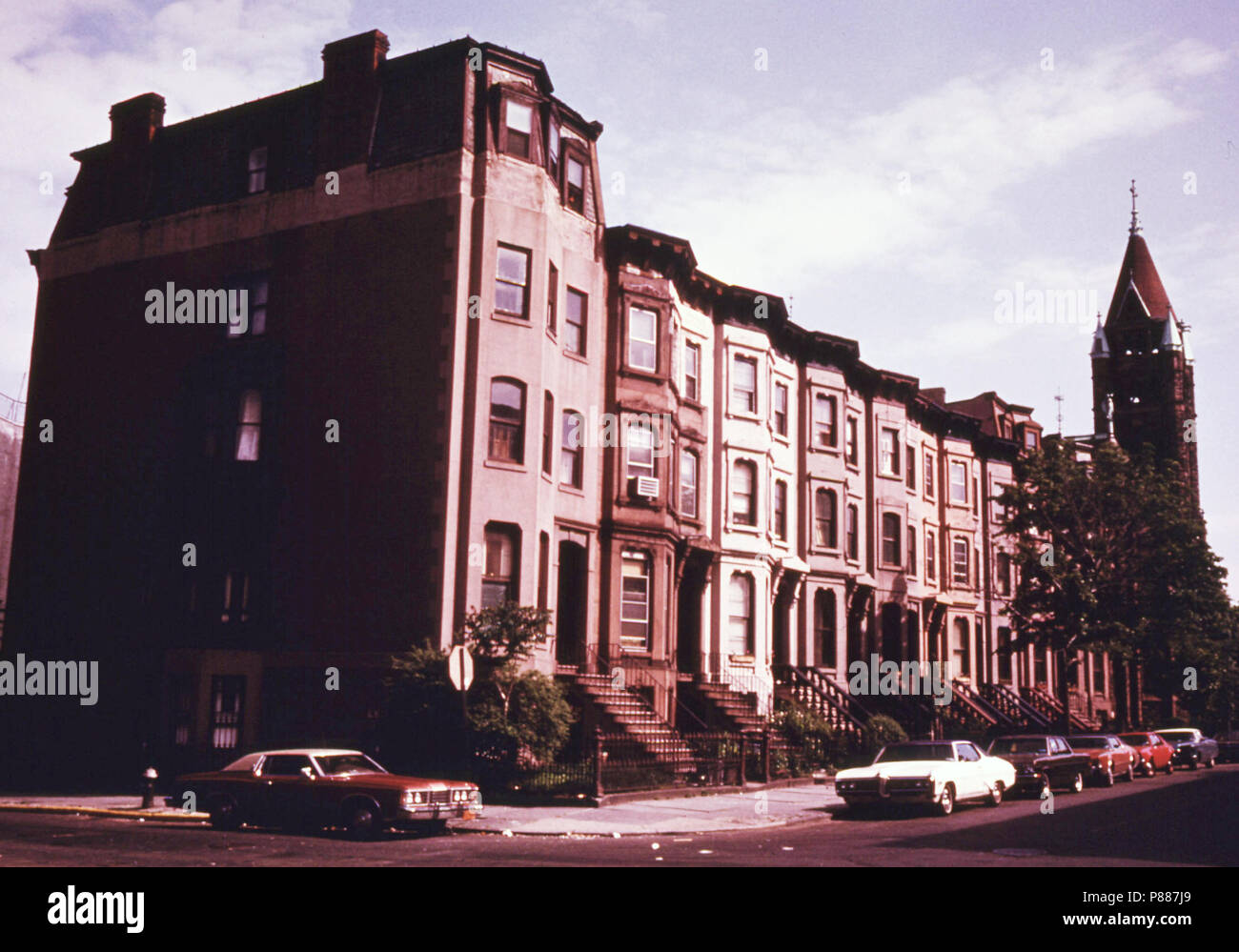 1970s brownstones brooklyn hi-res stock photography and images - Alamy