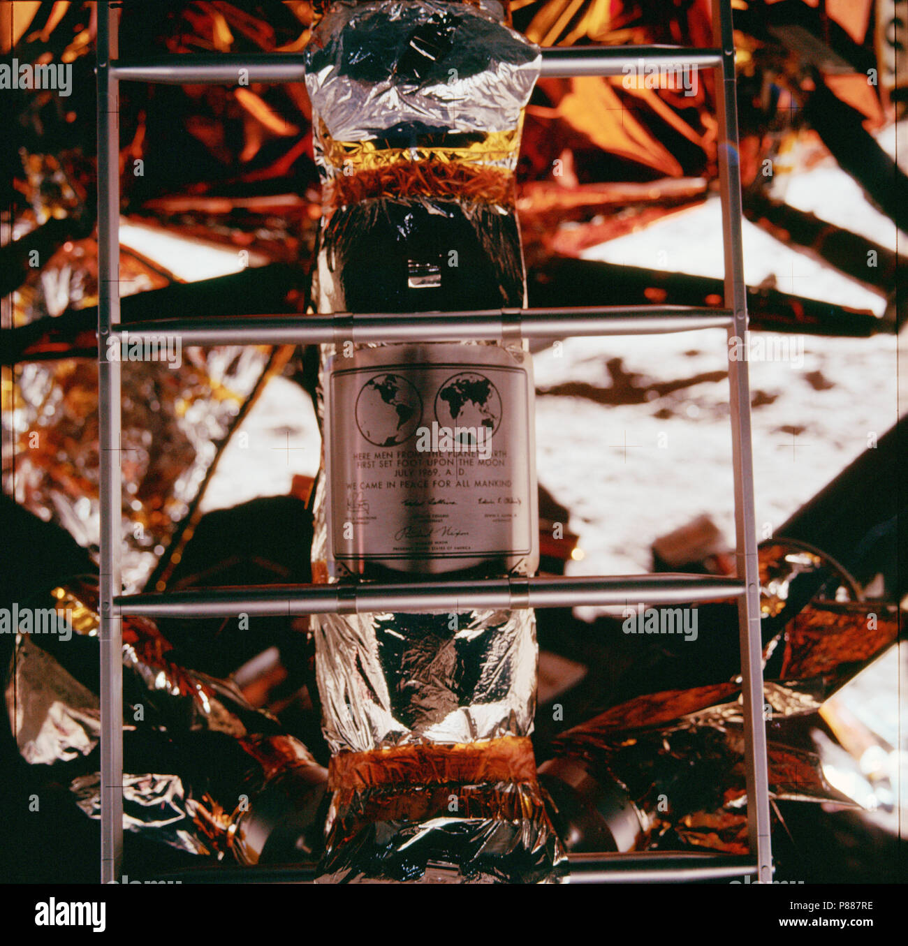 Apollo 11 plaque hi-res stock photography and images - Alamy