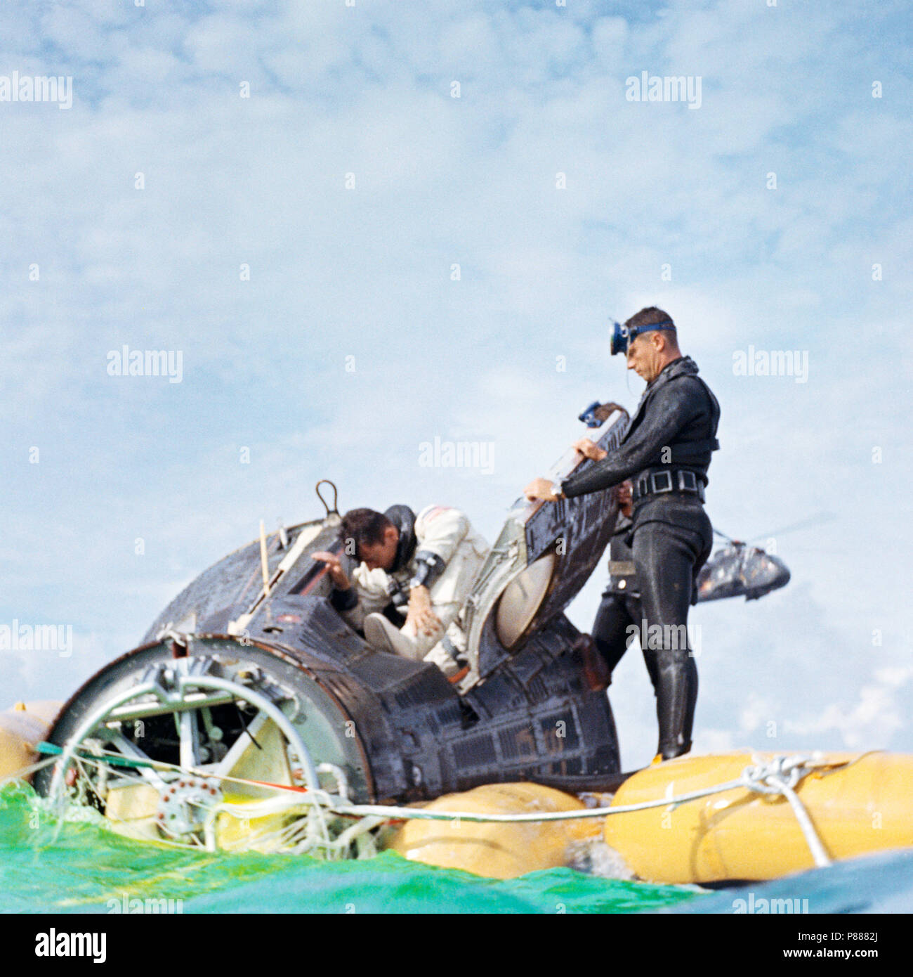 Space capsule splashdown hi-res stock photography and images - Alamy