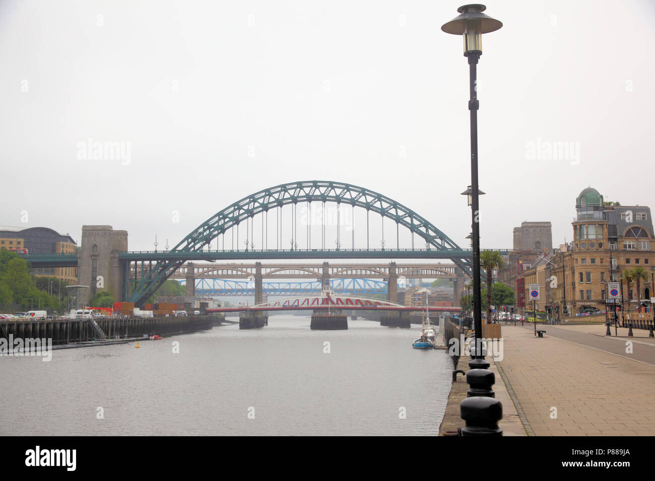 Bridges that span the River Tyne linking Newcastle and Gateshead, There ...