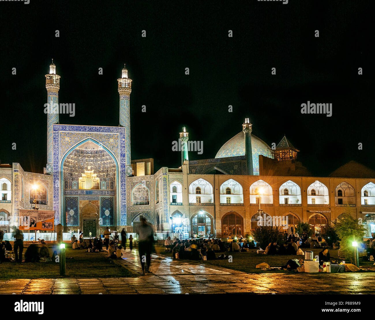 the shah mosque famous landmark on Naqsh-e Jahan Square in isfahan city ...