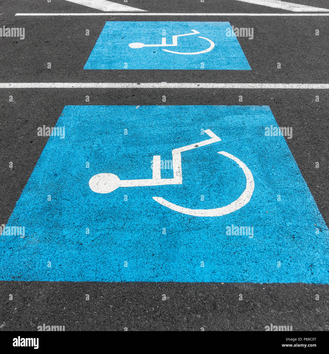 Disabled parking bay in supermarket car park Stock Photo - Alamy