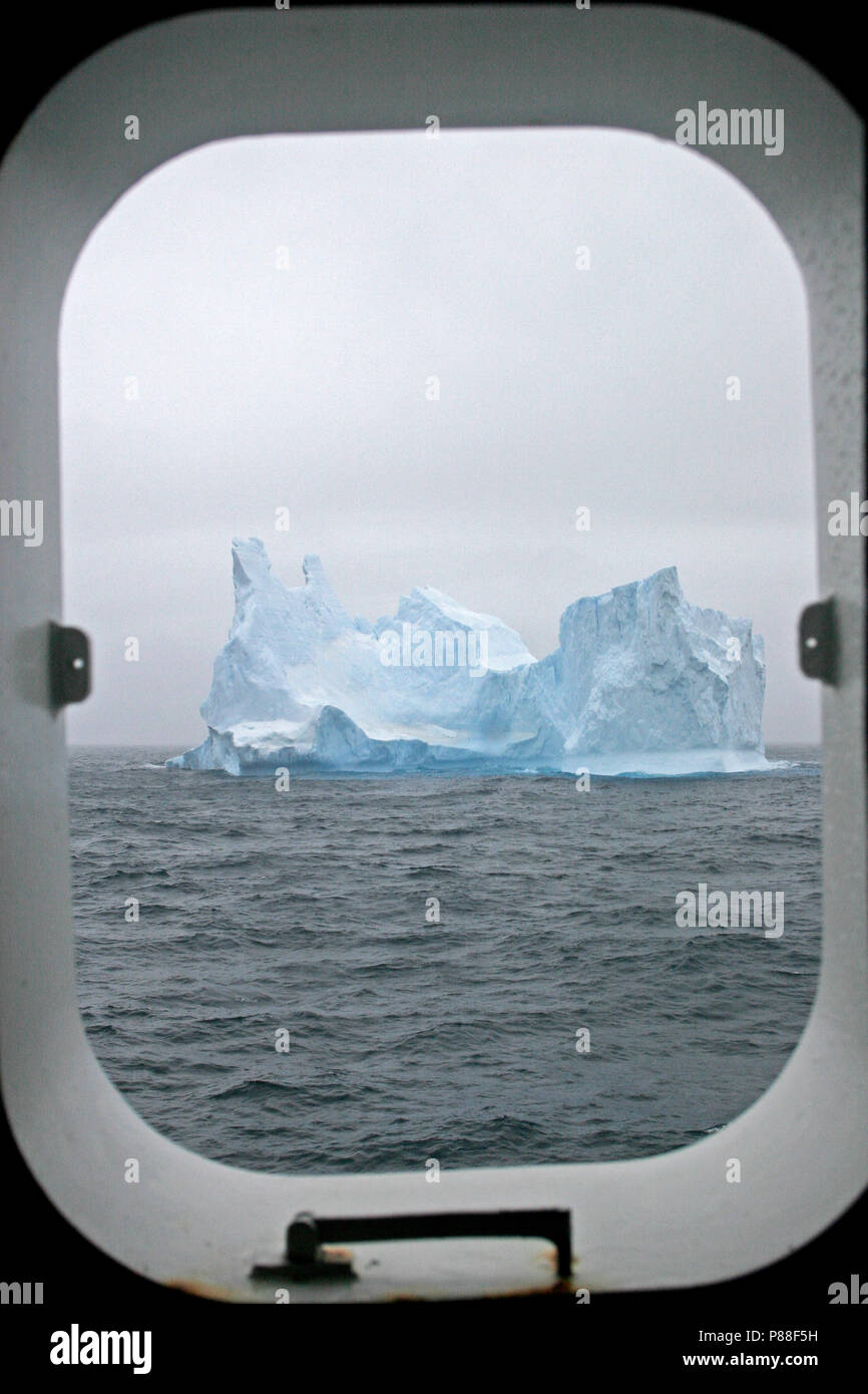 The port hole hi-res stock photography and images - Alamy