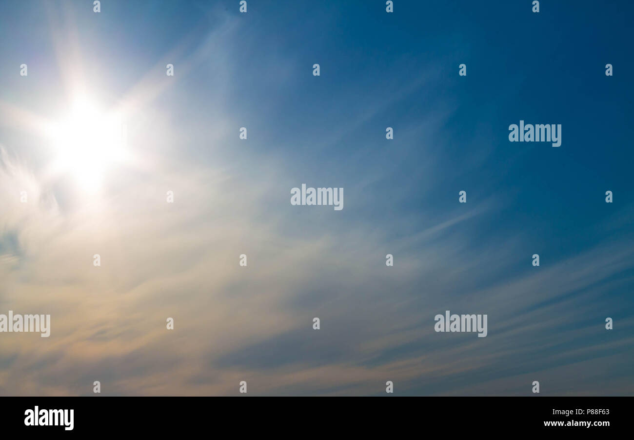 Bright sun and blue skies hi-res stock photography and images - Alamy