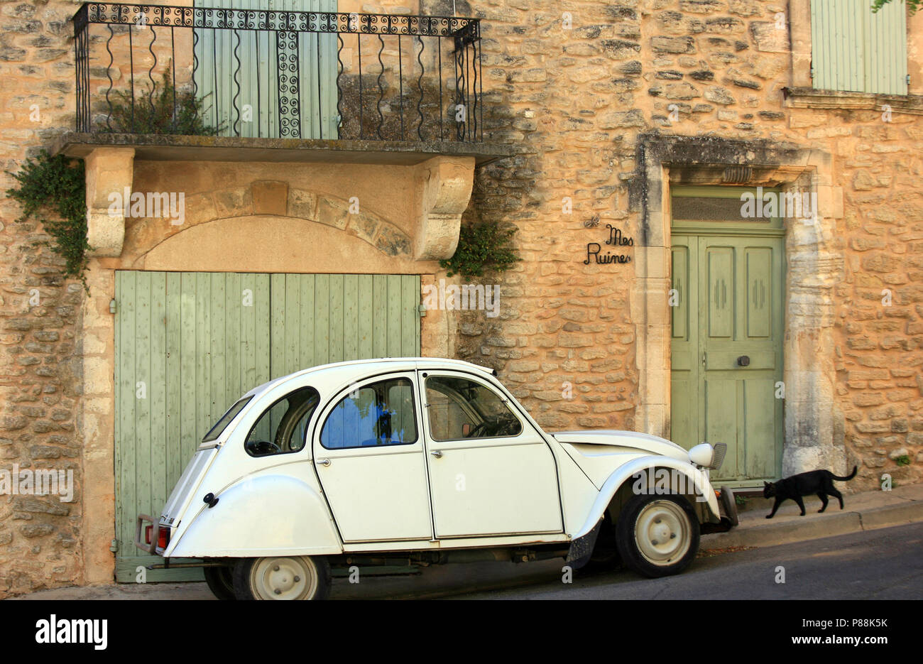 Vintage citroen 2cv hi-res stock photography and images - Alamy