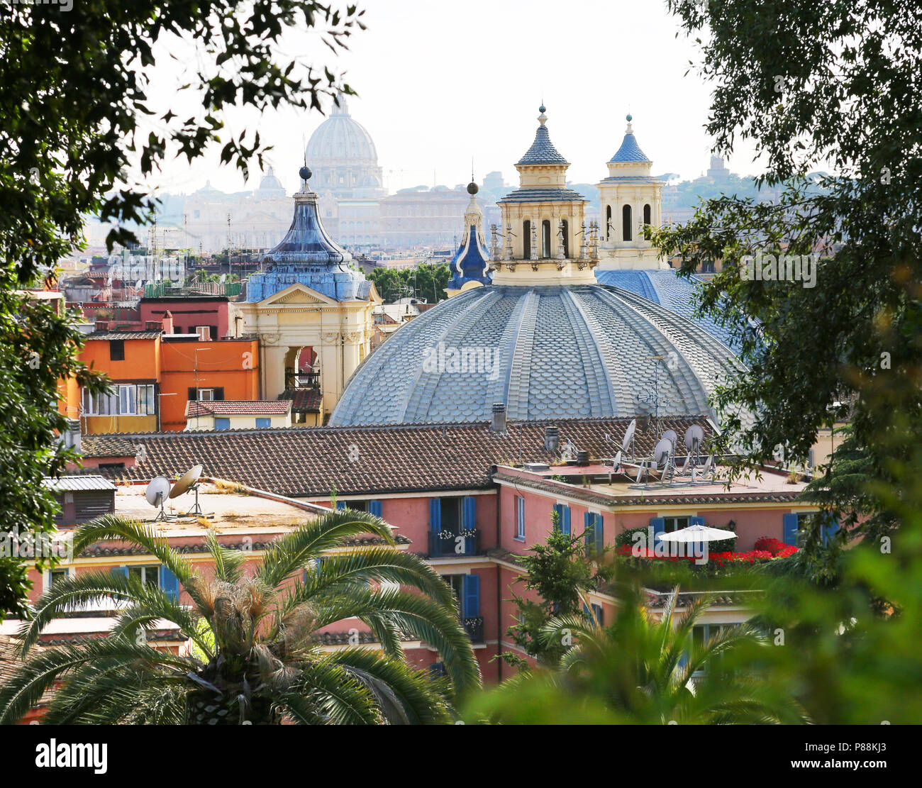 Domes rome skyline churches hi-res stock photography and images - Alamy