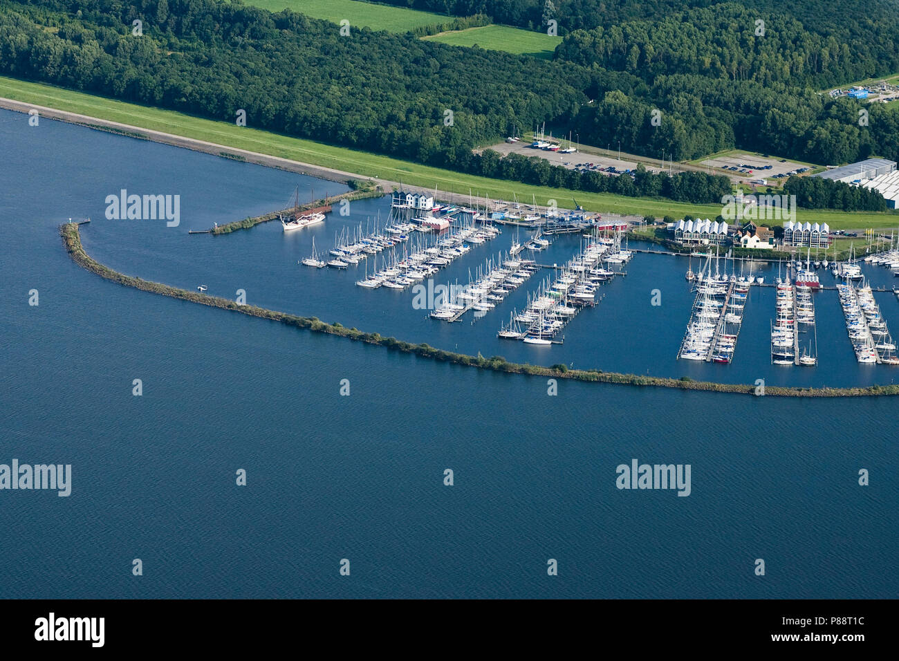 Luchtfoto van haven; Aerial photo of dock Stock Photo - Alamy