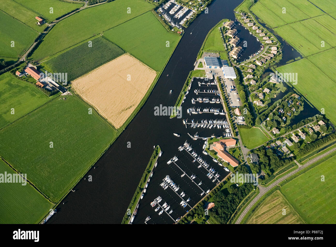 Luchtfoto van haven; Aerial photo of dock Stock Photo - Alamy