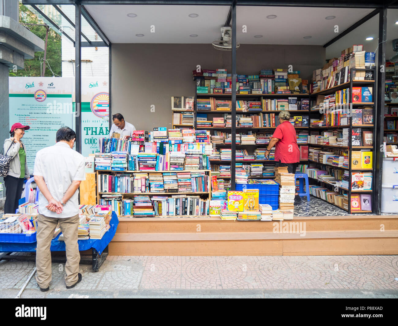 Book store street vietnam hi-res stock photography and images - Alamy
