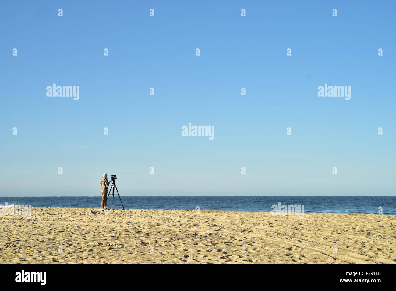 Tripod on the beach hi-res stock photography and images - Alamy