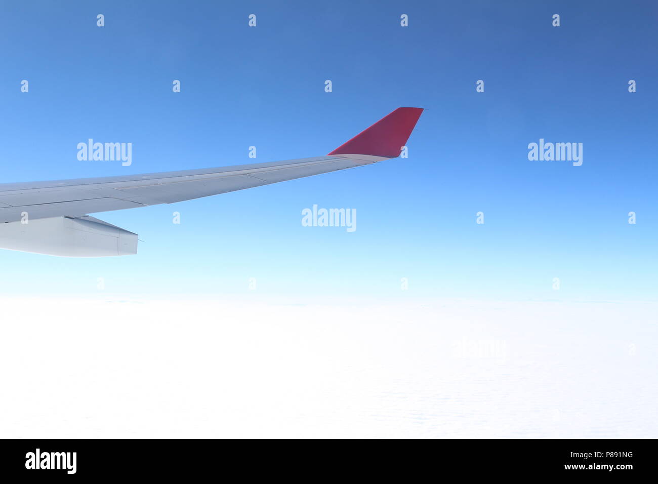 Aeroplane side view hi-res stock photography and images - Alamy