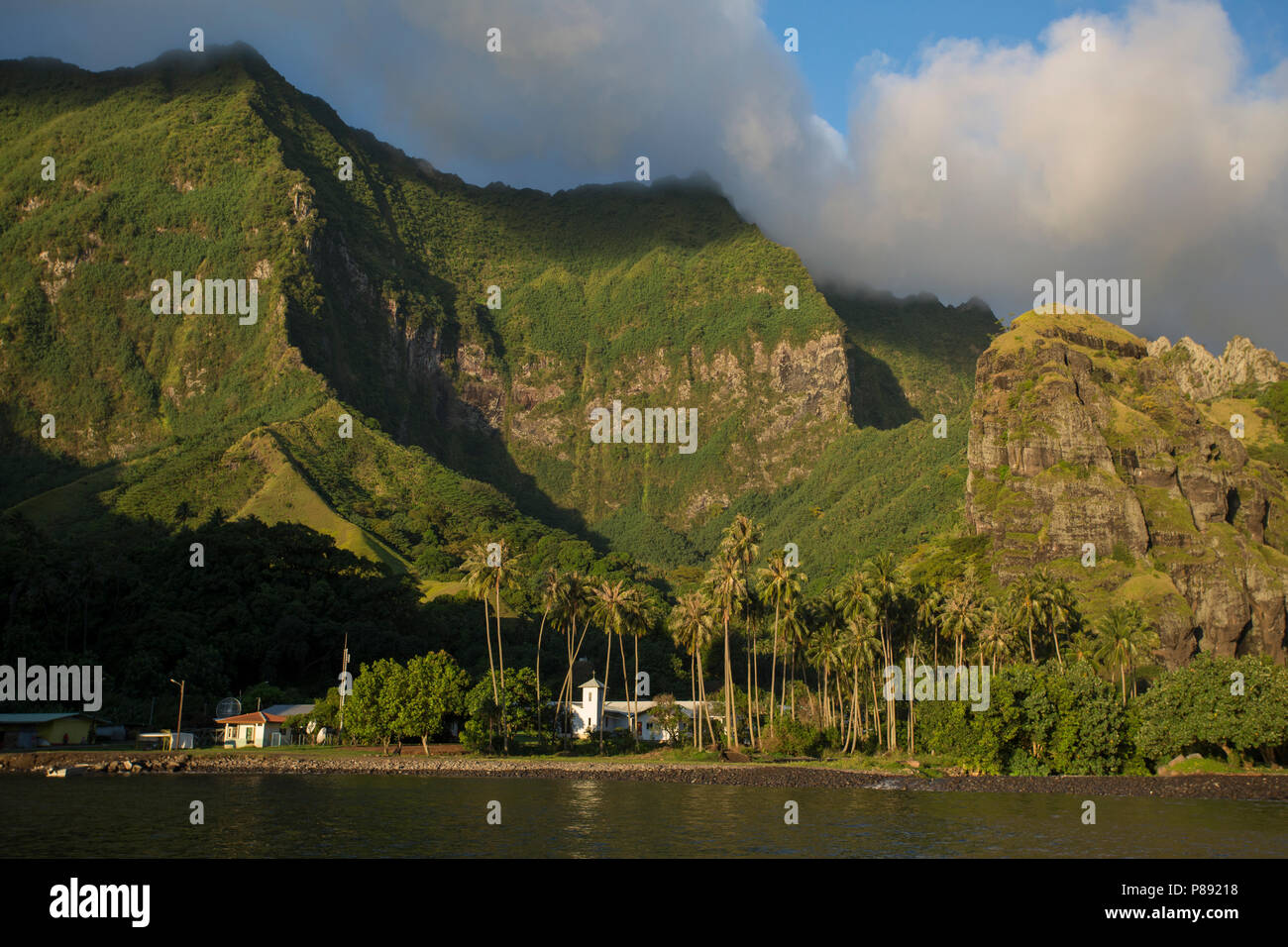 Fatu hiva island hi-res stock photography and images - Alamy