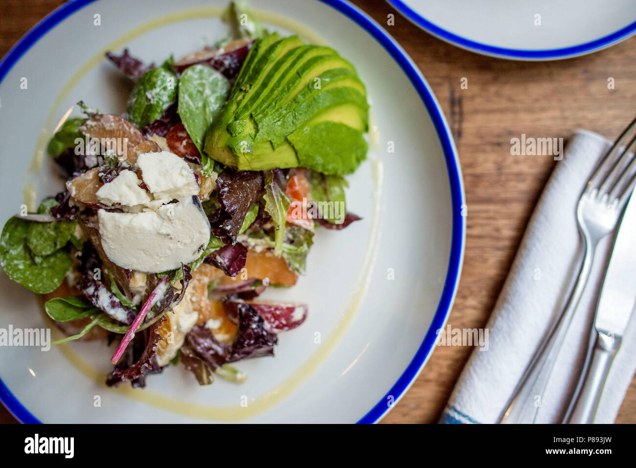 Classic pub hi-res stock photography and images - Alamy