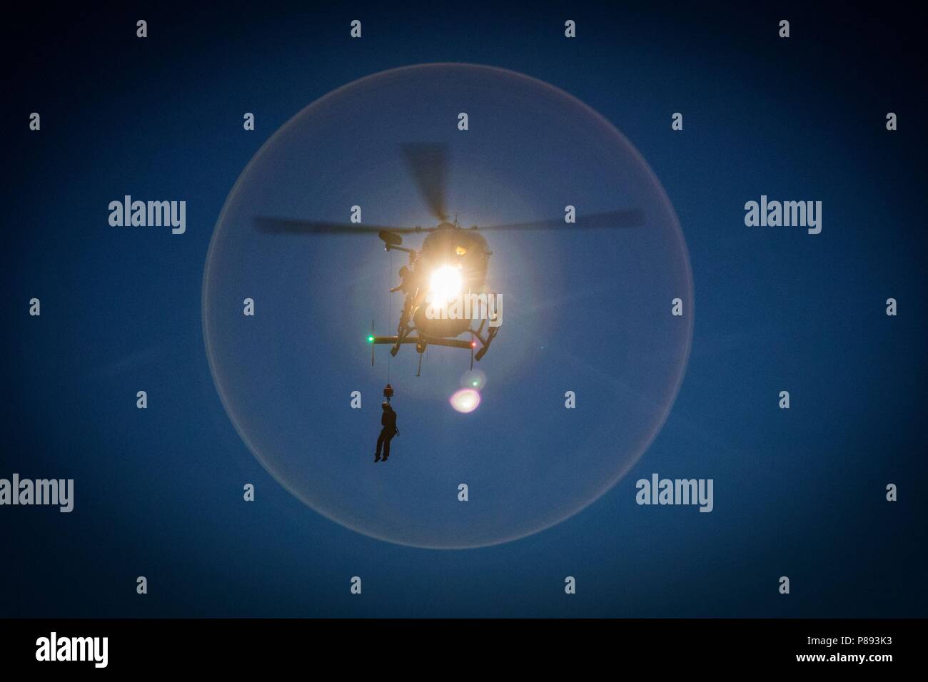 FIRST RESPONDER TRAINING IN HELICOPTER TRANSPORT Stock Photo - Alamy