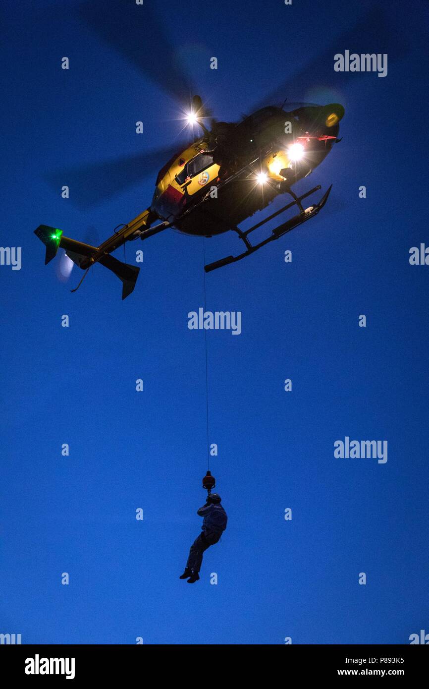 First responder training hi-res stock photography and images - Alamy