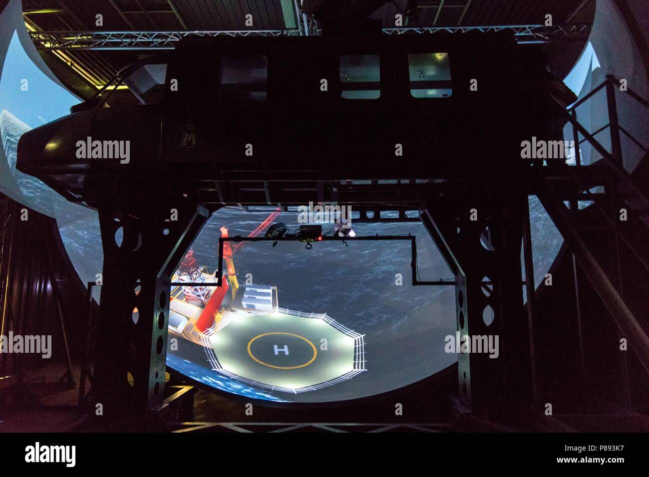 FIRST RESPONDER TRAINING IN HELICOPTER TRANSPORT Stock Photo - Alamy