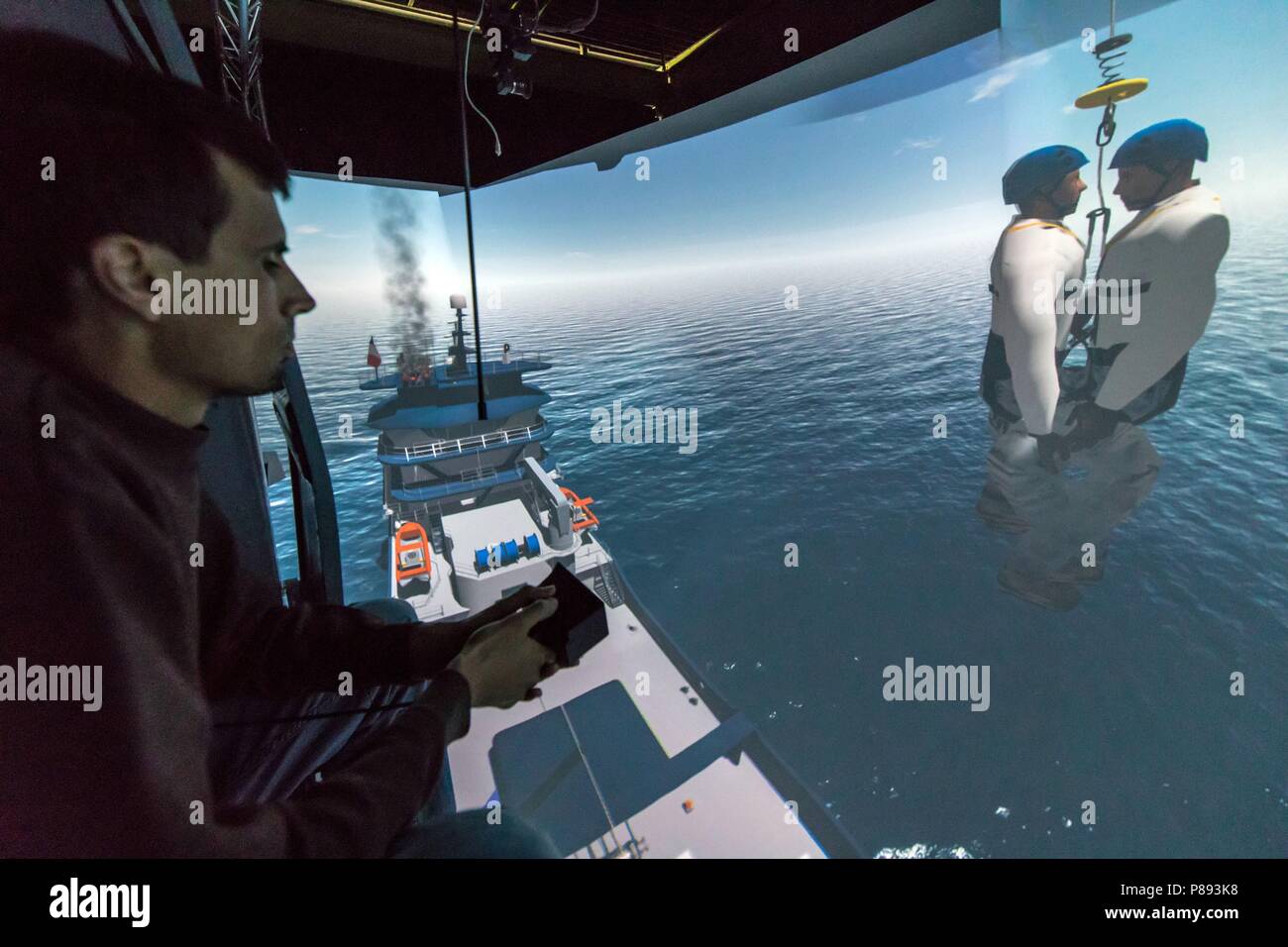 FIRST RESPONDER TRAINING IN HELICOPTER TRANSPORT Stock Photo - Alamy