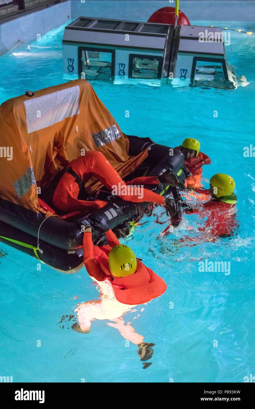 FIRST RESPONDER TRAINING IN HELICOPTER TRANSPORT Stock Photo - Alamy
