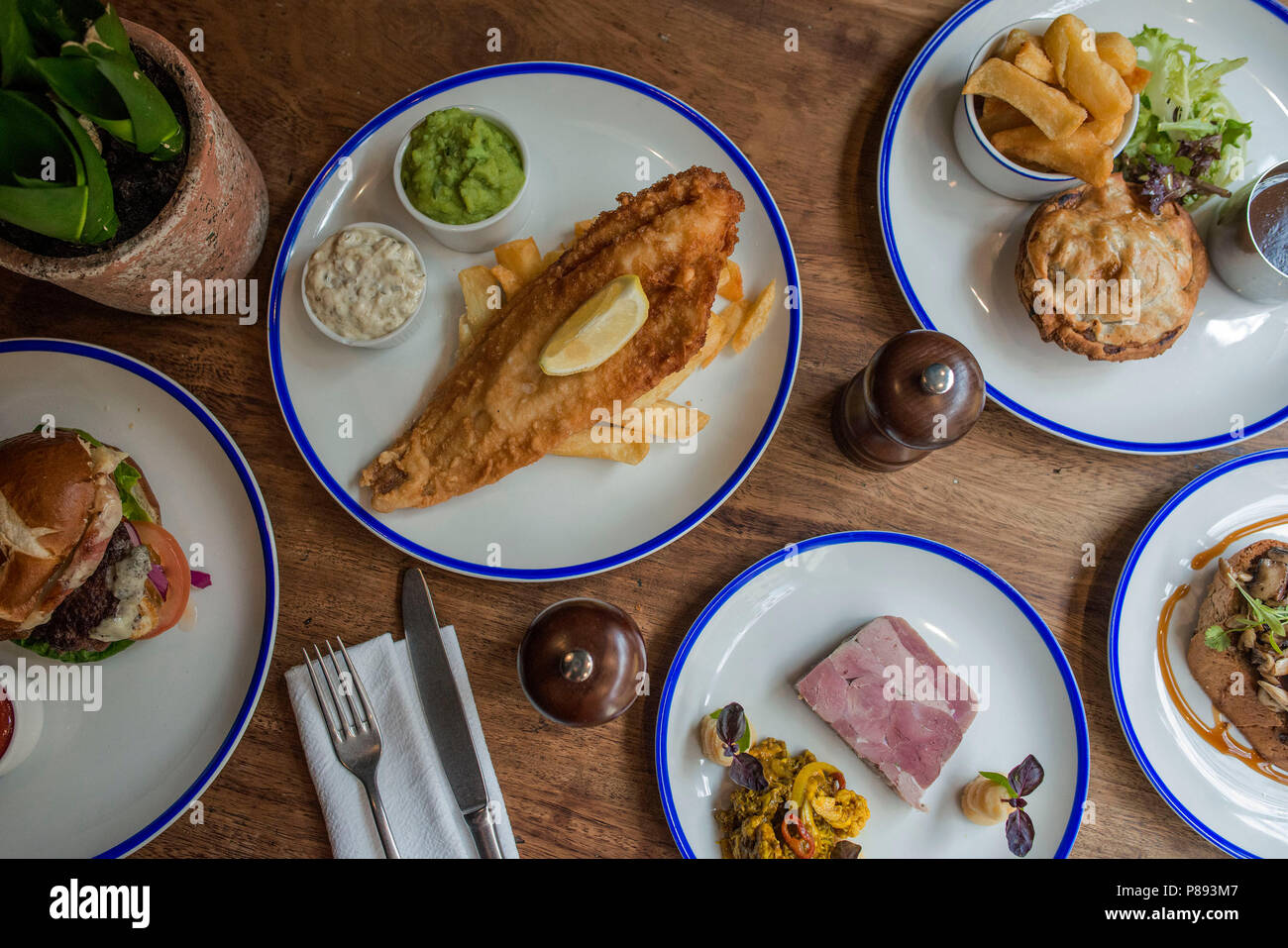 Home Cooked Classic Pub Food Stock Photo - Alamy
