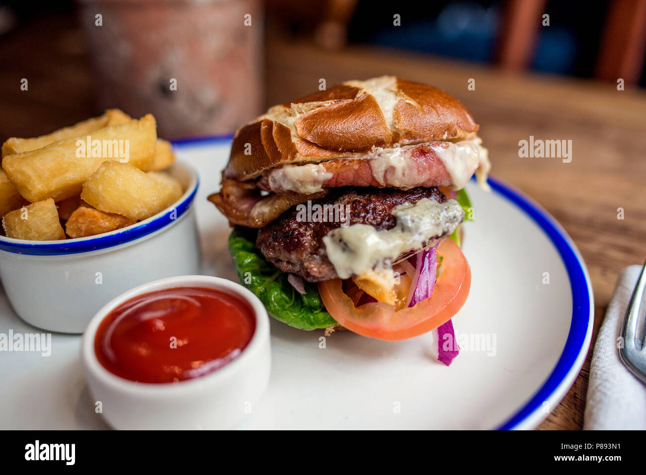 Home Cooked Classic Pub Food Stock Photo - Alamy