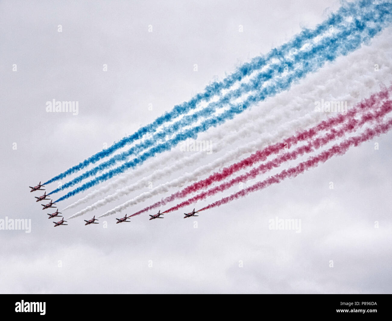 The red arrows hi-res stock photography and images - Alamy
