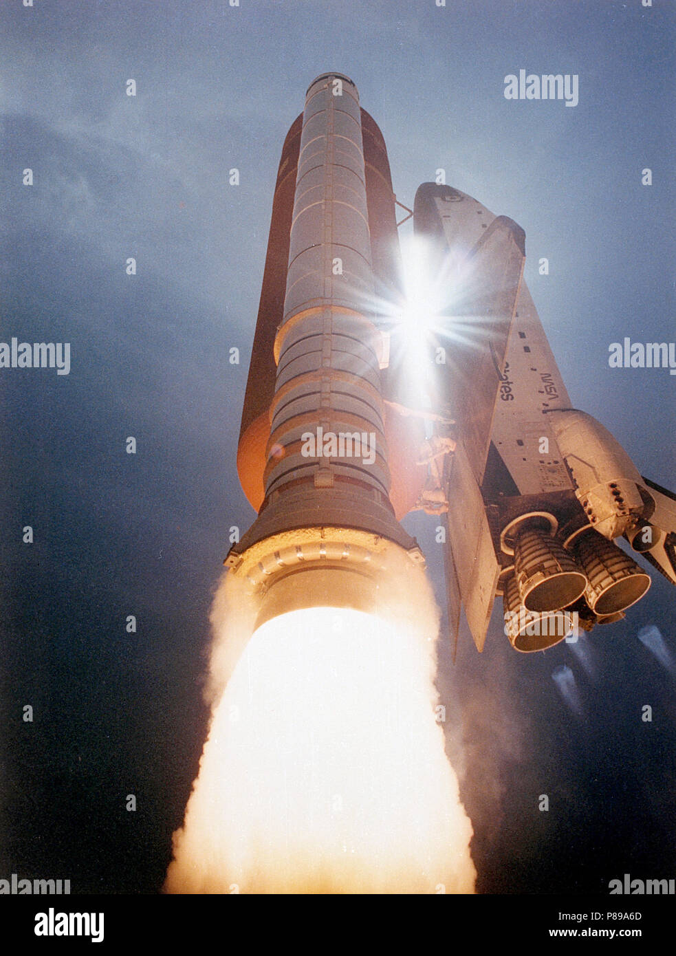 Shuttle assembly hi-res stock photography and images - Alamy