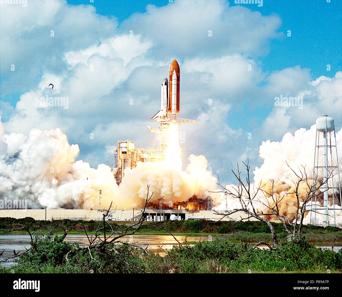 1988 shuttle launch hi-res stock photography and images - Alamy
