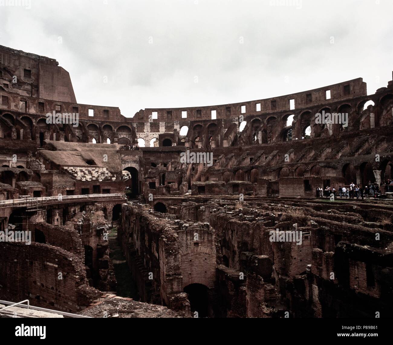 Interior del coliseo romano hi-res stock photography and images - Alamy