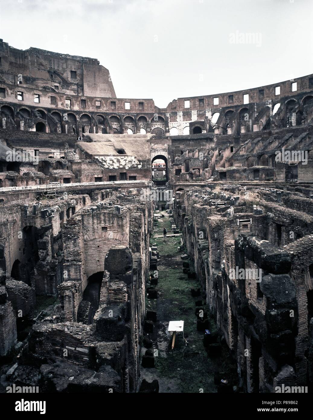 Interior del coliseo roma hi-res stock photography and images - Alamy