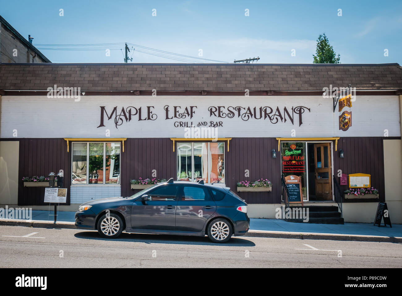 Gananoque gateway to 1000 island hi-res stock photography and images ...