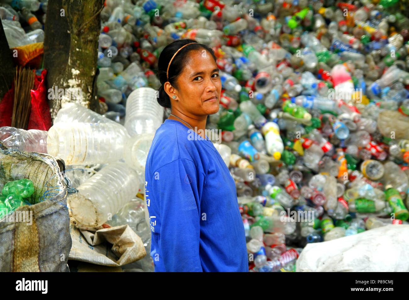 Philippines manila garbage hi-res stock photography and images - Alamy