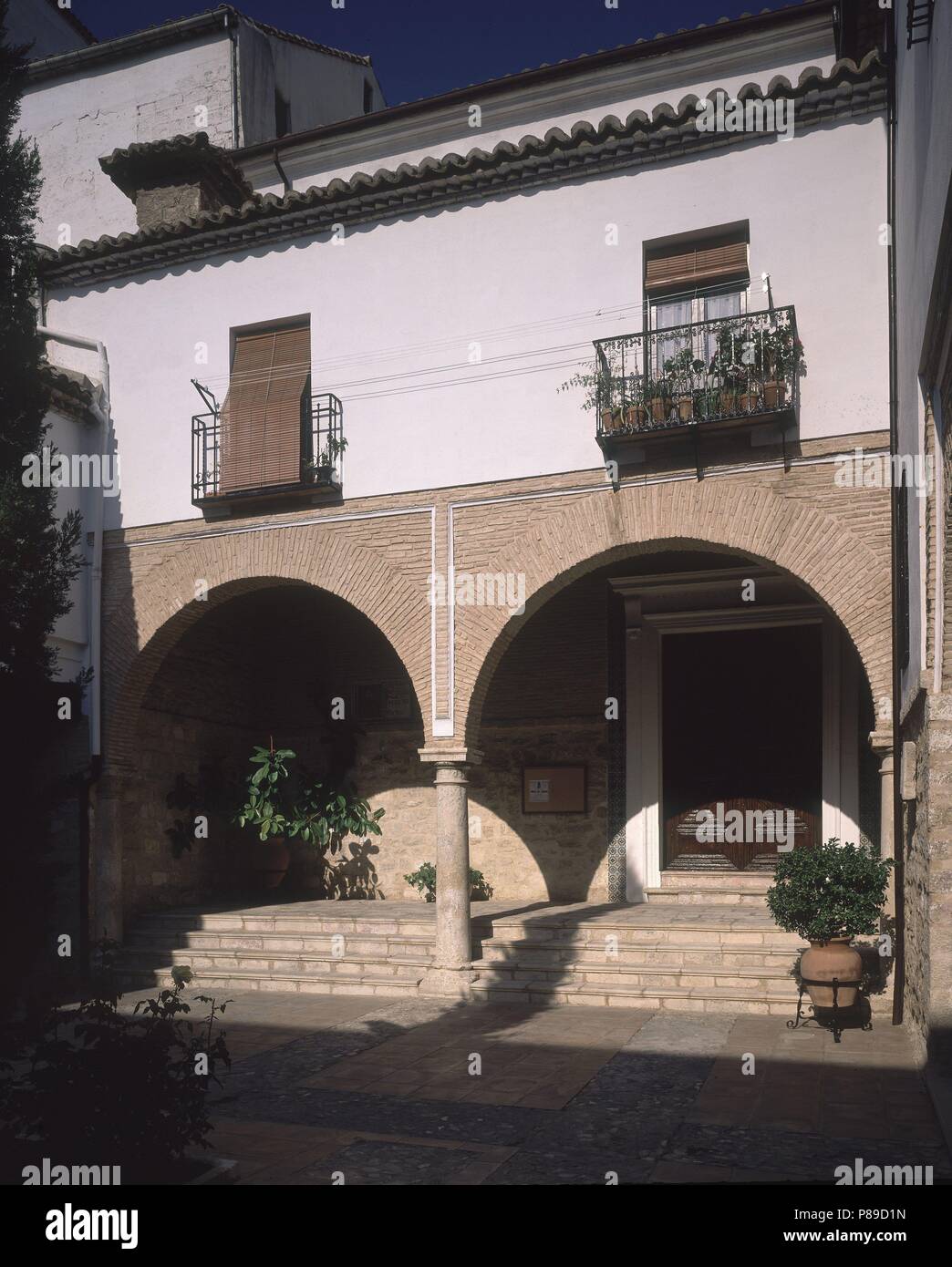 Patio y pórtico hi-res stock photography and images - Alamy