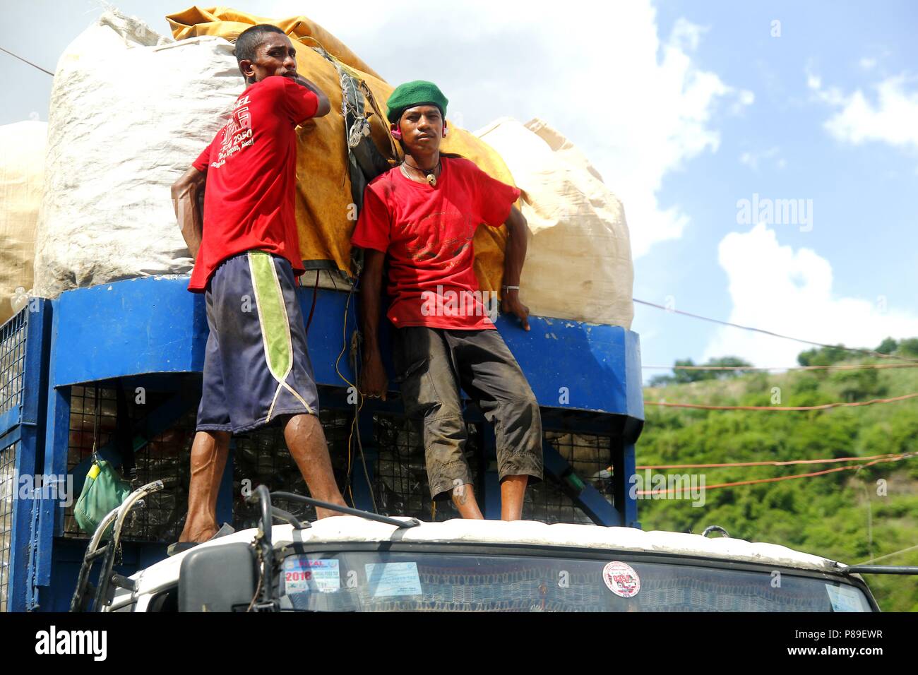 Segregation garbage truck hi-res stock photography and images - Alamy