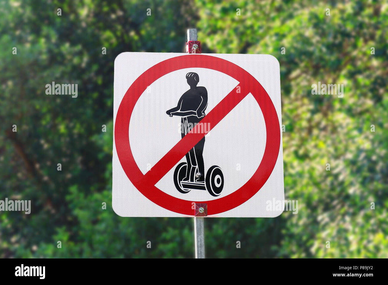 No electric vehicle symbol isolated on white background. Sign and ...