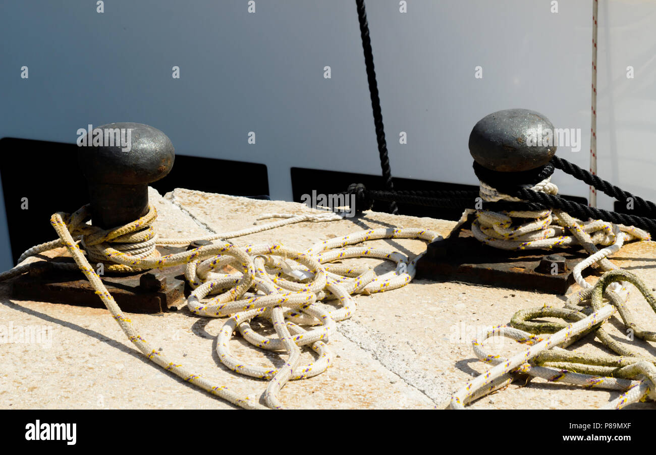 Mooring Device Stock Photos & Mooring Device Stock Images - Alamy