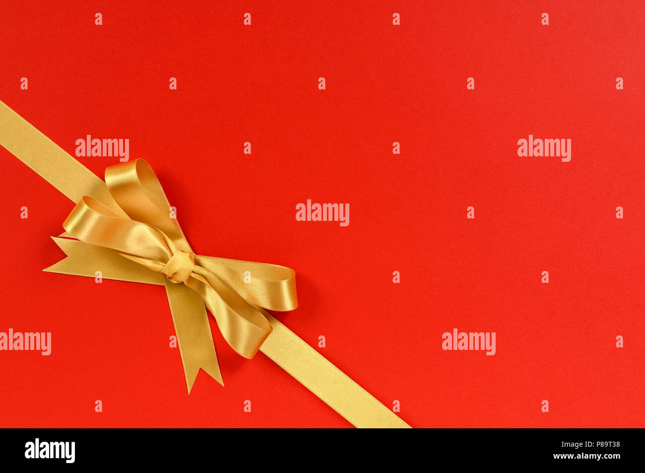 Red satin plain hi-res stock photography and images - Alamy