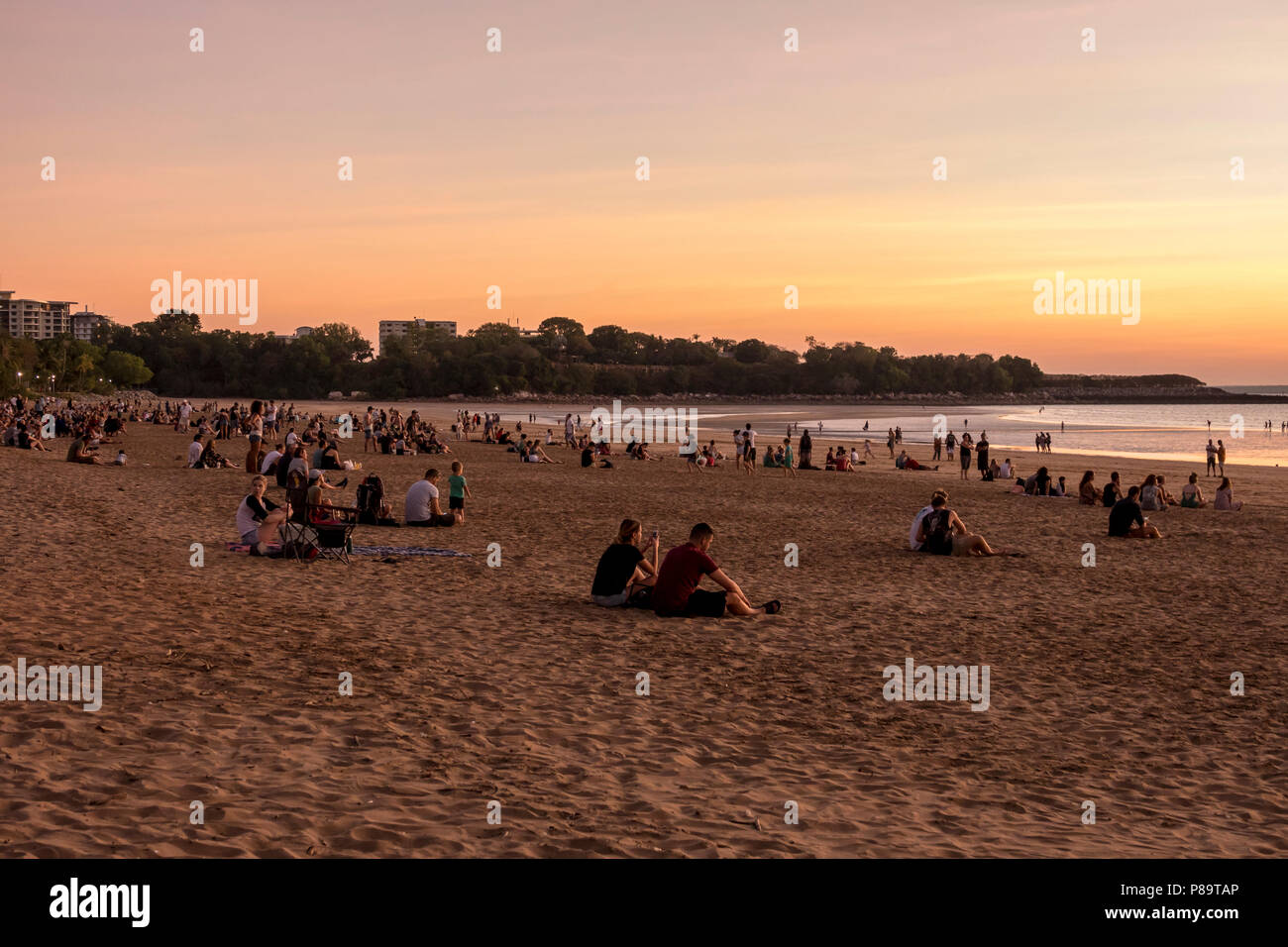 Mindil beach sunset hi-res stock photography and images - Alamy