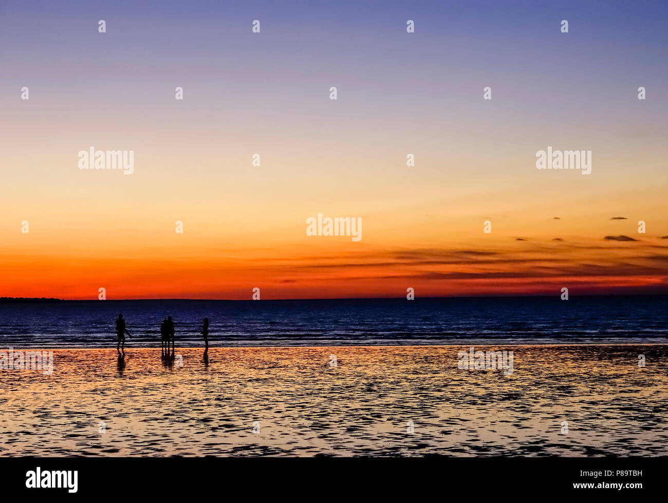 Darwin australia beach sunset hi-res stock photography and images - Alamy