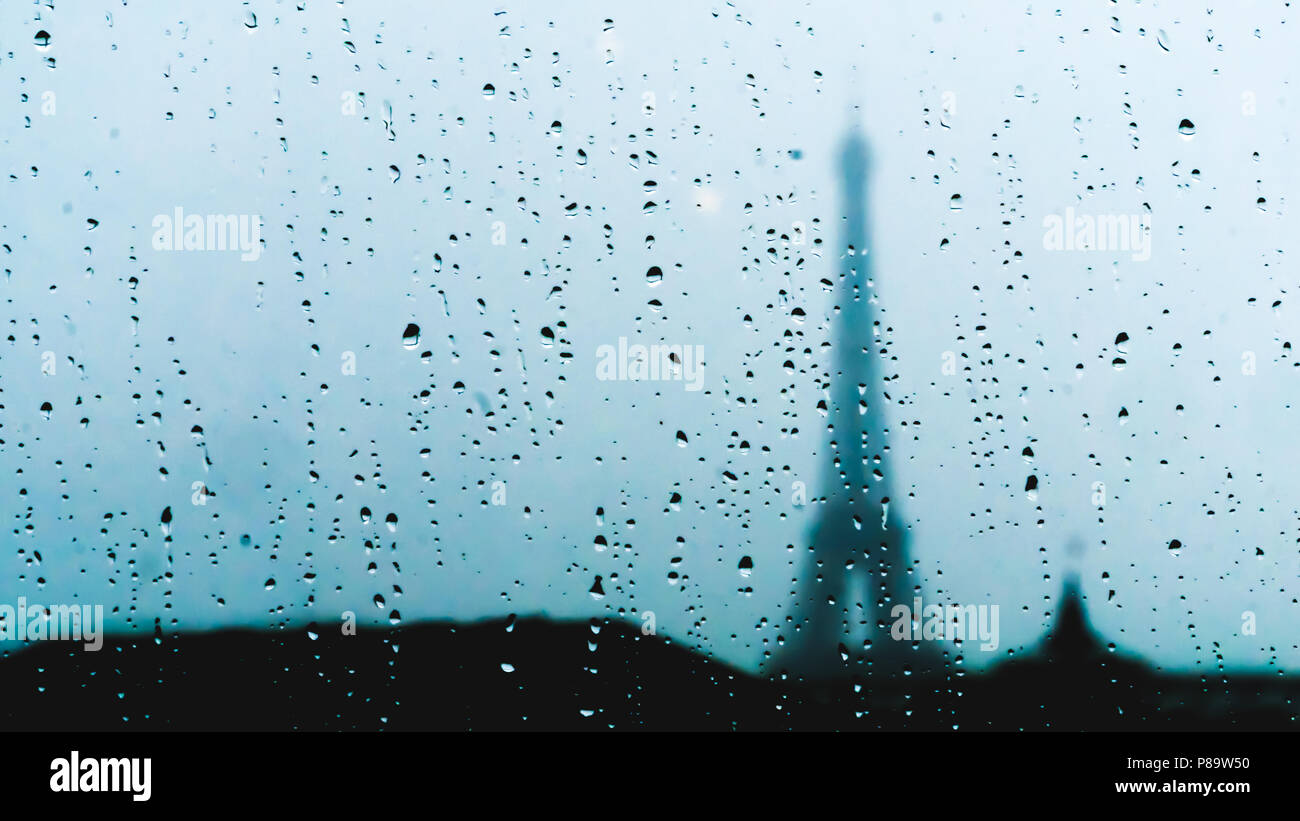 Paris rain hi-res stock photography and images - Alamy
