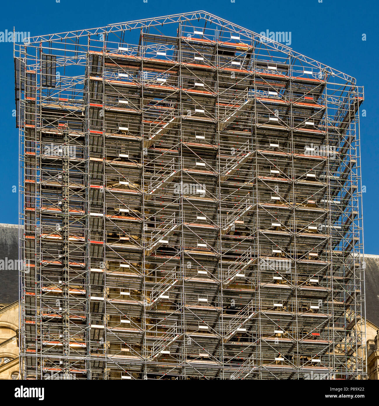 Construction scaffolding side building hi-res stock photography and ...