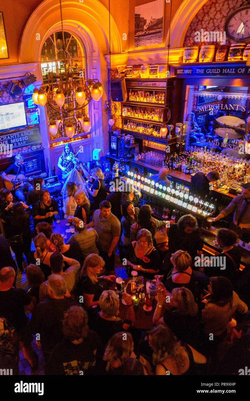 Merchant's arch dublin hi-res stock photography and images - Alamy