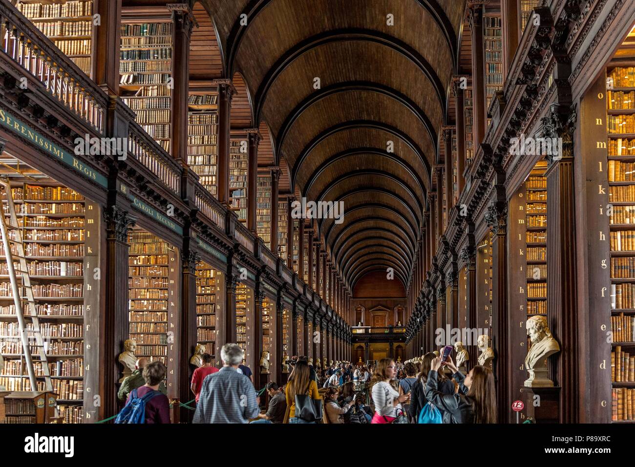 Reading room public library ireland hi-res stock photography and images ...