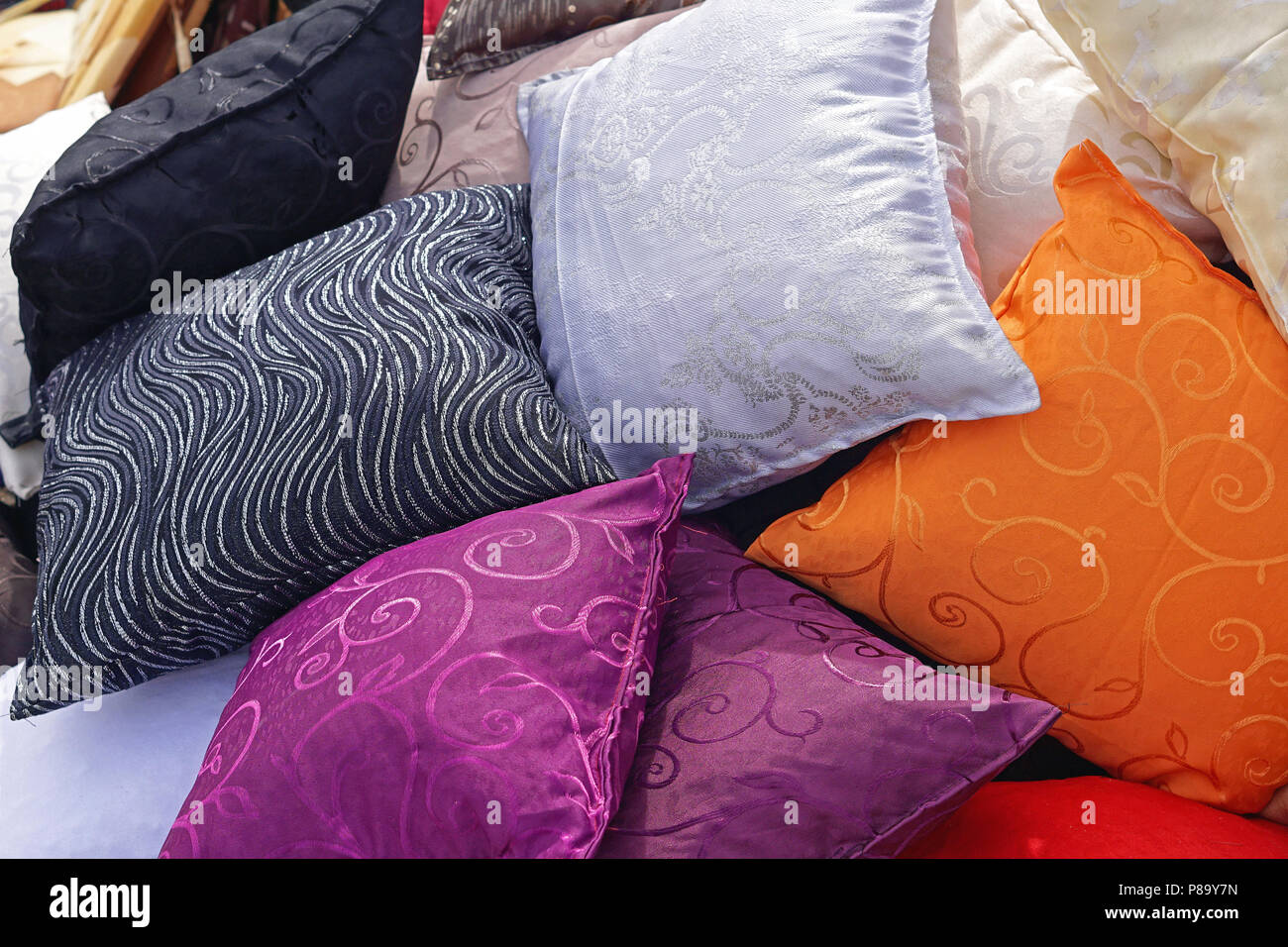 Big pillows hi-res stock photography and images - Alamy