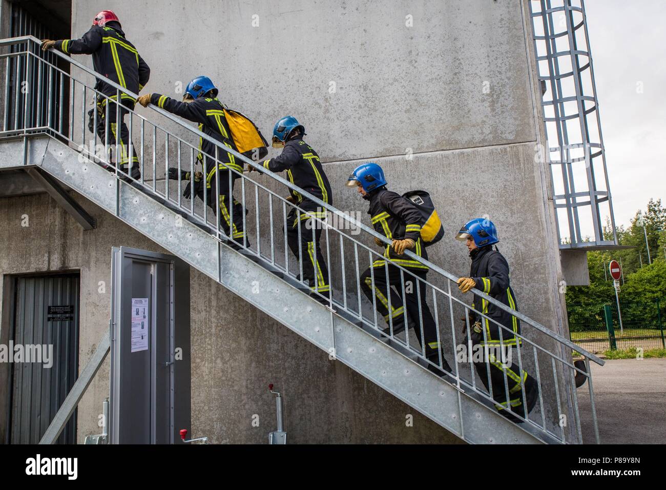 VOLUNTEER FIREFIGHTERS TRAINING Stock Photo - Alamy