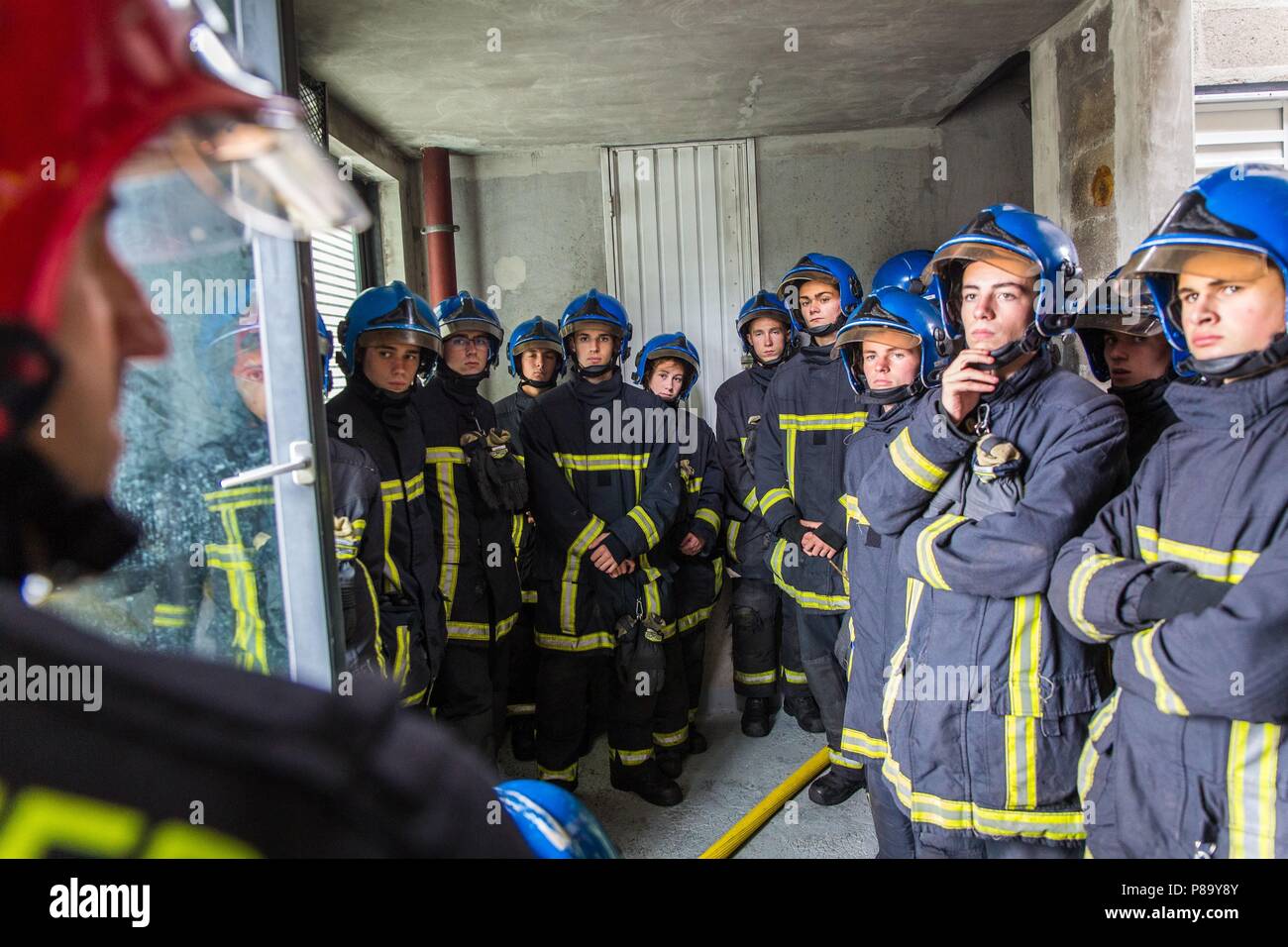 Volunteer firefighter training hi-res stock photography and images - Alamy