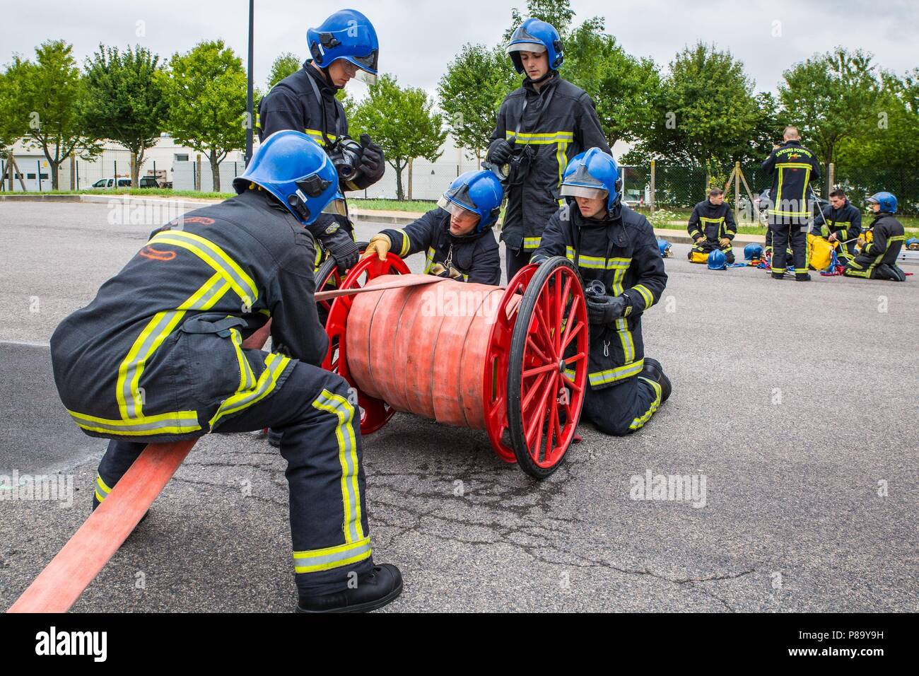 VOLUNTEER FIREFIGHTERS TRAINING Stock Photo - Alamy