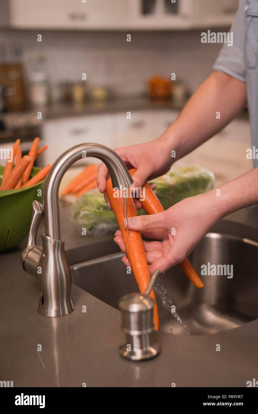 Carrot tap root hi-res stock photography and images - Alamy
