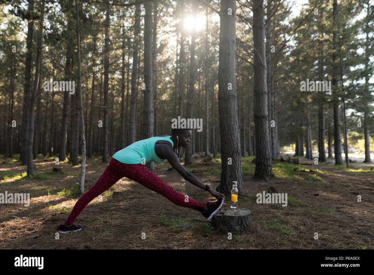 Athlete doing stretching hi-res stock photography and images - Alamy