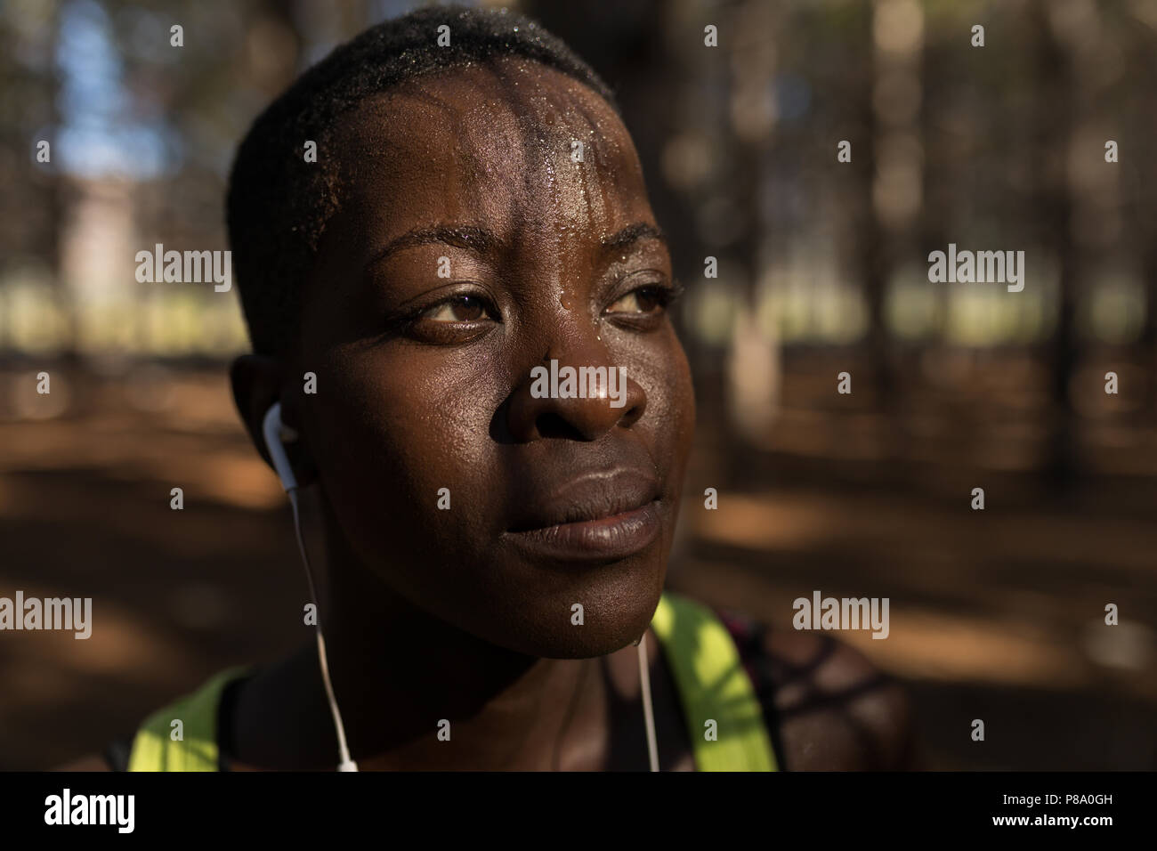 Young black female athlete hi-res stock photography and images - Alamy
