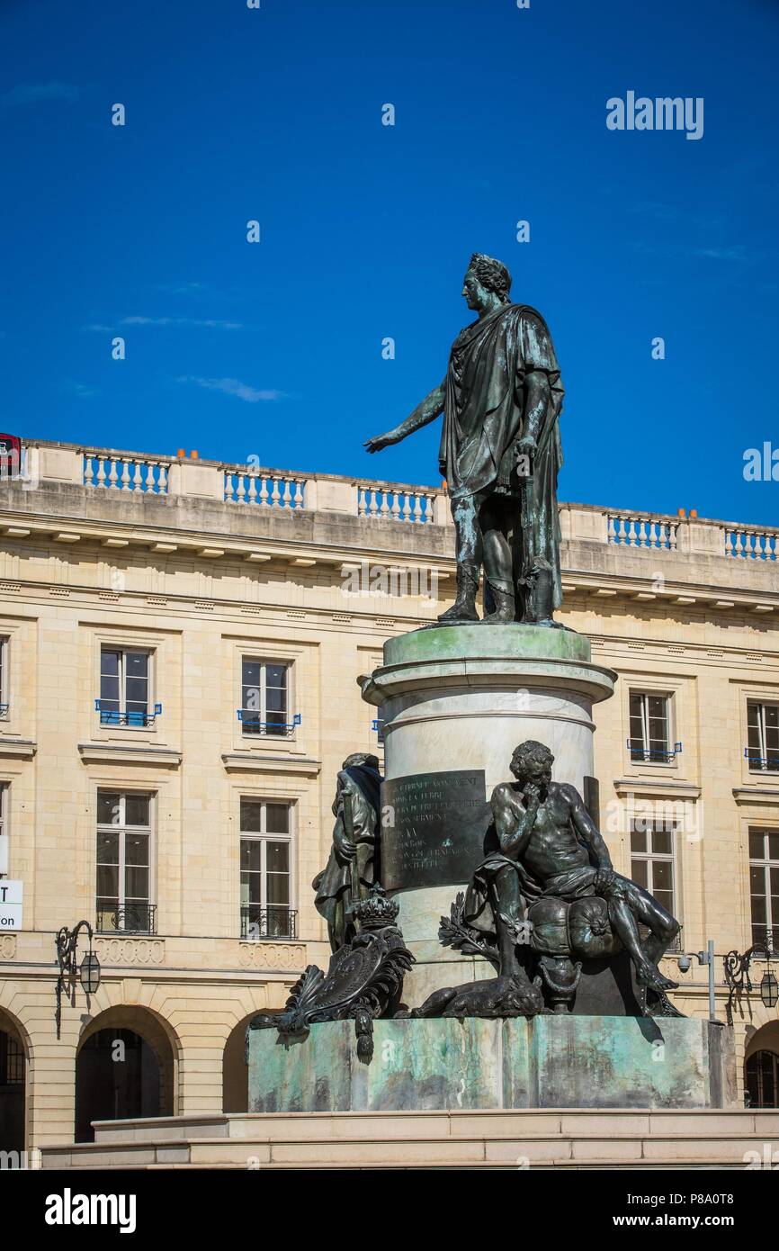 King louis xv statue hi-res stock photography and images - Alamy